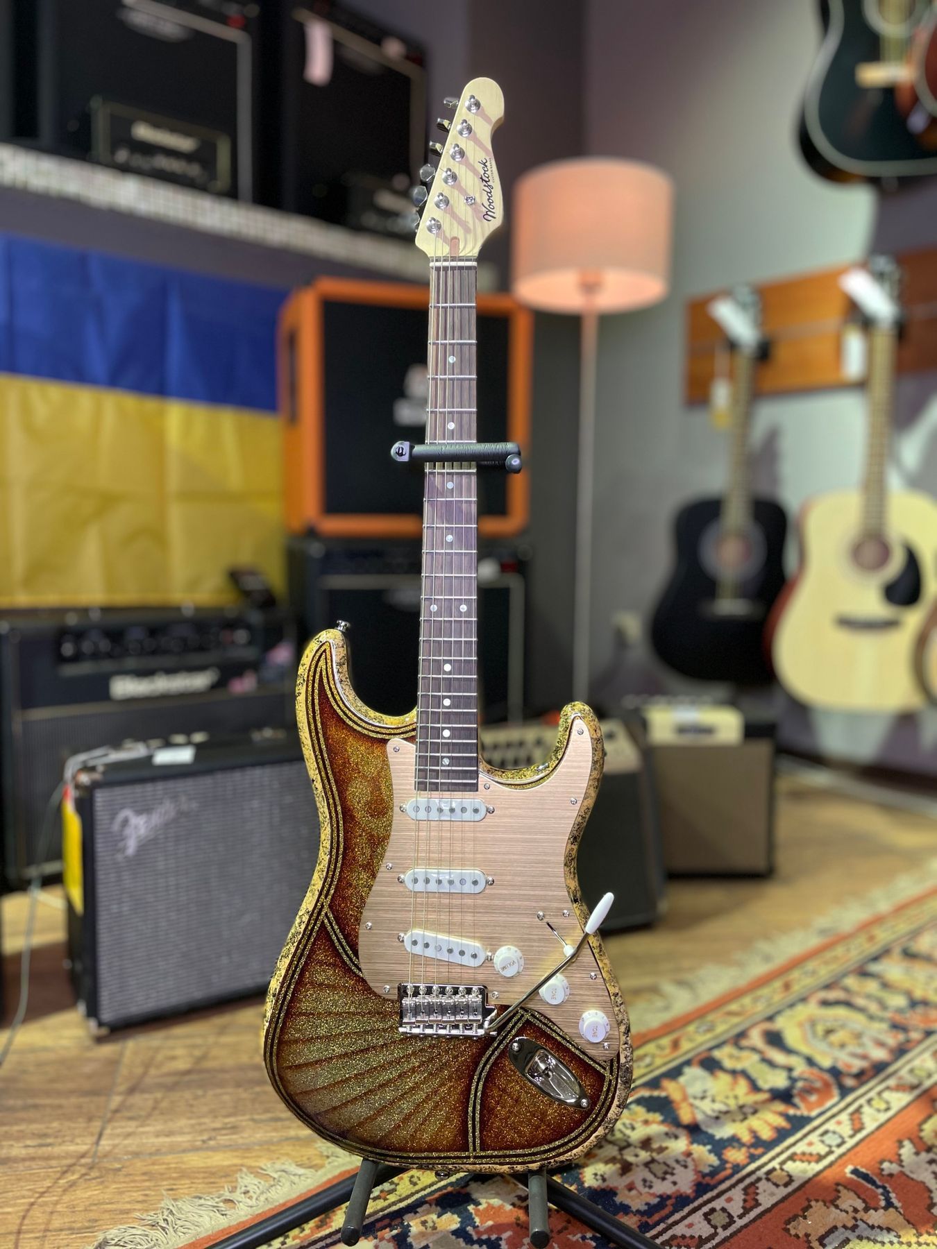 Woodstock Custom Strat Golden Dragon
